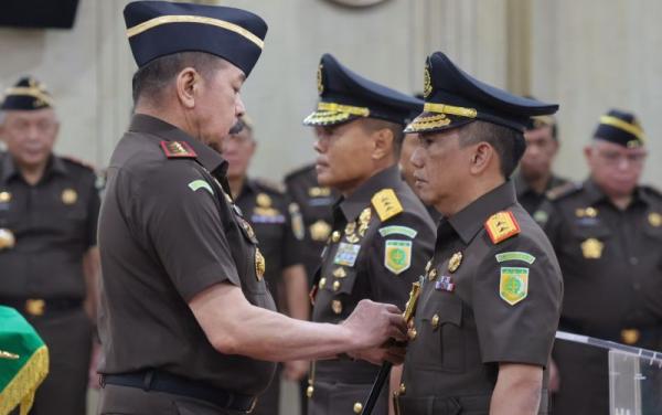 Jaksa Agung Lantik Mayjen TNI Mokhamad Ali Ridho Jadi Jampidmil, Patris ...