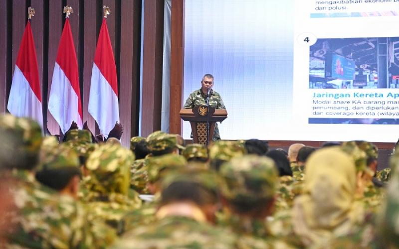 Lebaran 2025, Menhub Dudy Pastikan Harga Tiket Pesawat Domestik Turun 13-14 Persen ...